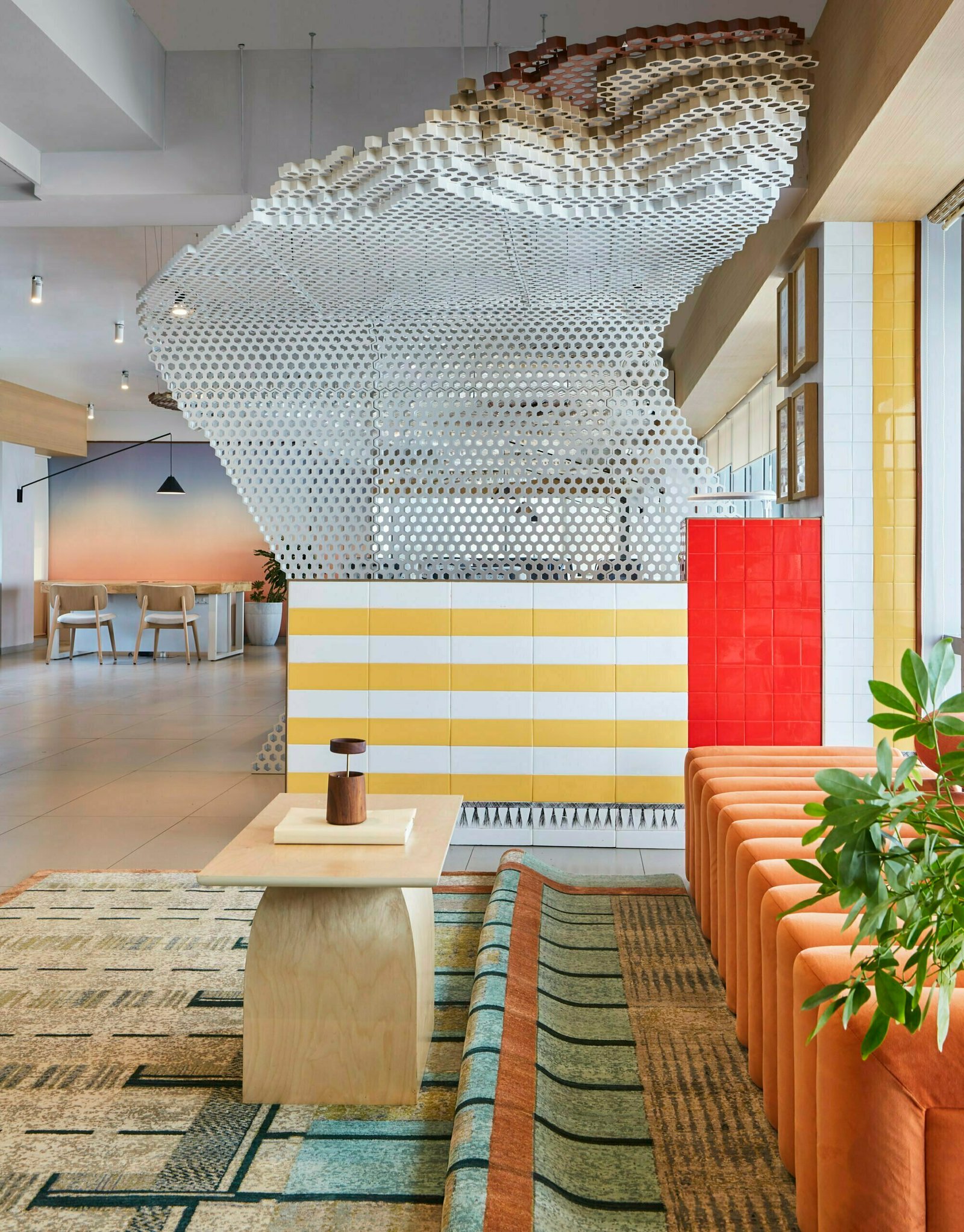 Versatile and vibrant design for a contemporary workplace - Society ...