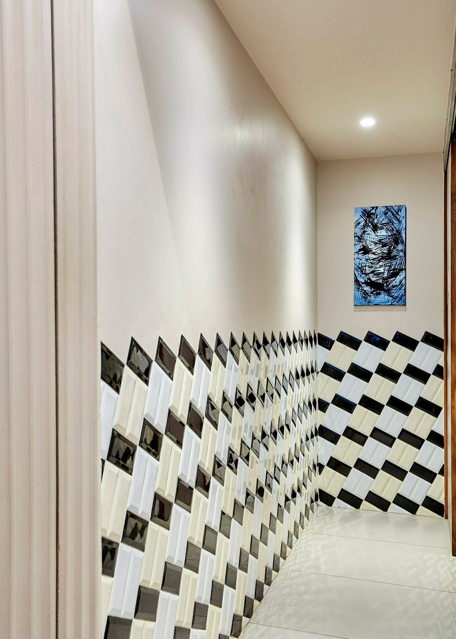 Versatile and vibrant design for a contemporary workplace - Society ...